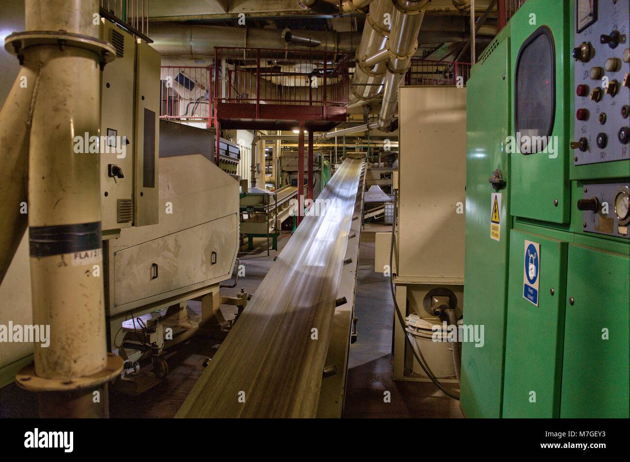 Tobacco and factory and line hi-res stock photography and images - Alamy