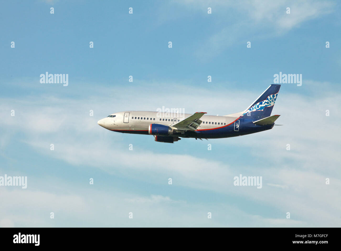 Boeing 737 in the flight side view Stock Photo - Alamy