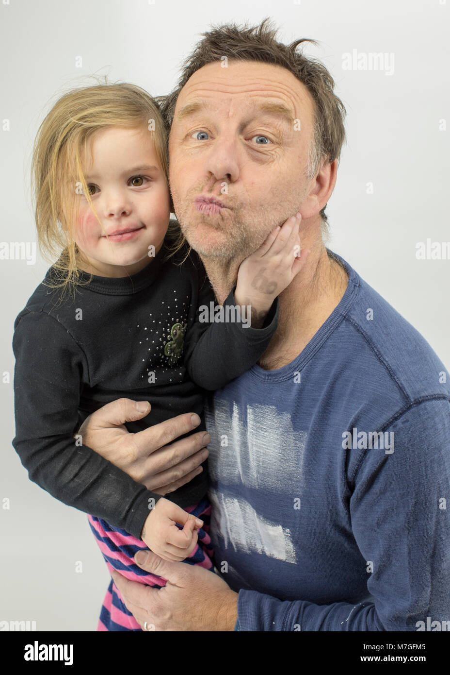 Faces kissing hi-res stock photography and images - Alamy