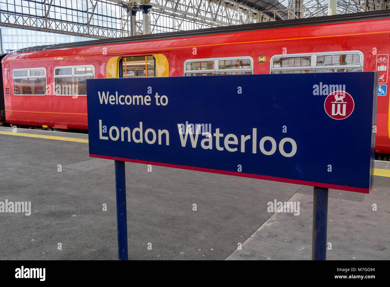 London waterloo station sign hi-res stock photography and images - Alamy