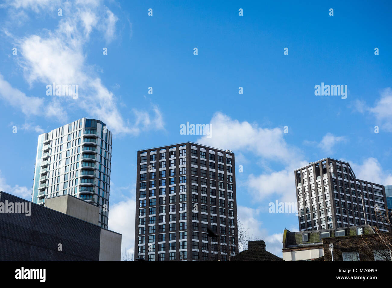 London apartment buildings hi-res stock photography and images - Alamy