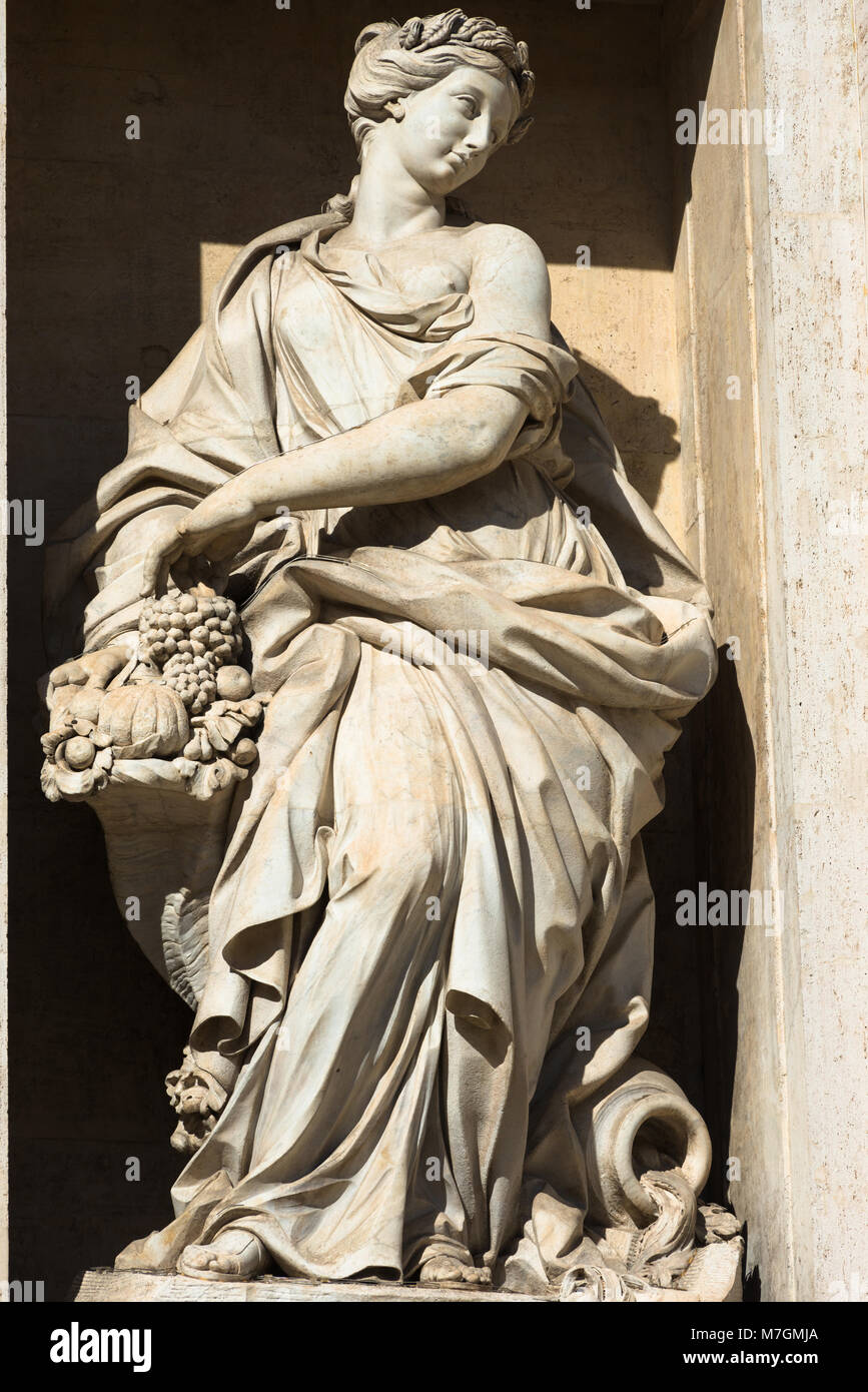 Marble statues on the Trevi Fountain (Fontana di Trevi), Rome, Lazio ...