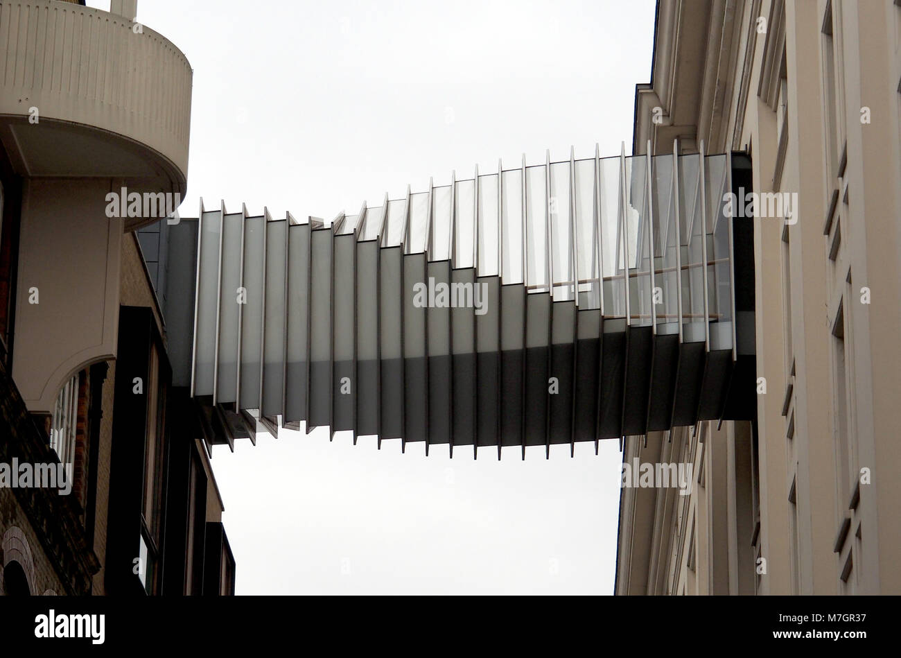 The sky bridge connects the Royal Ballet School (left) to the Royal ...