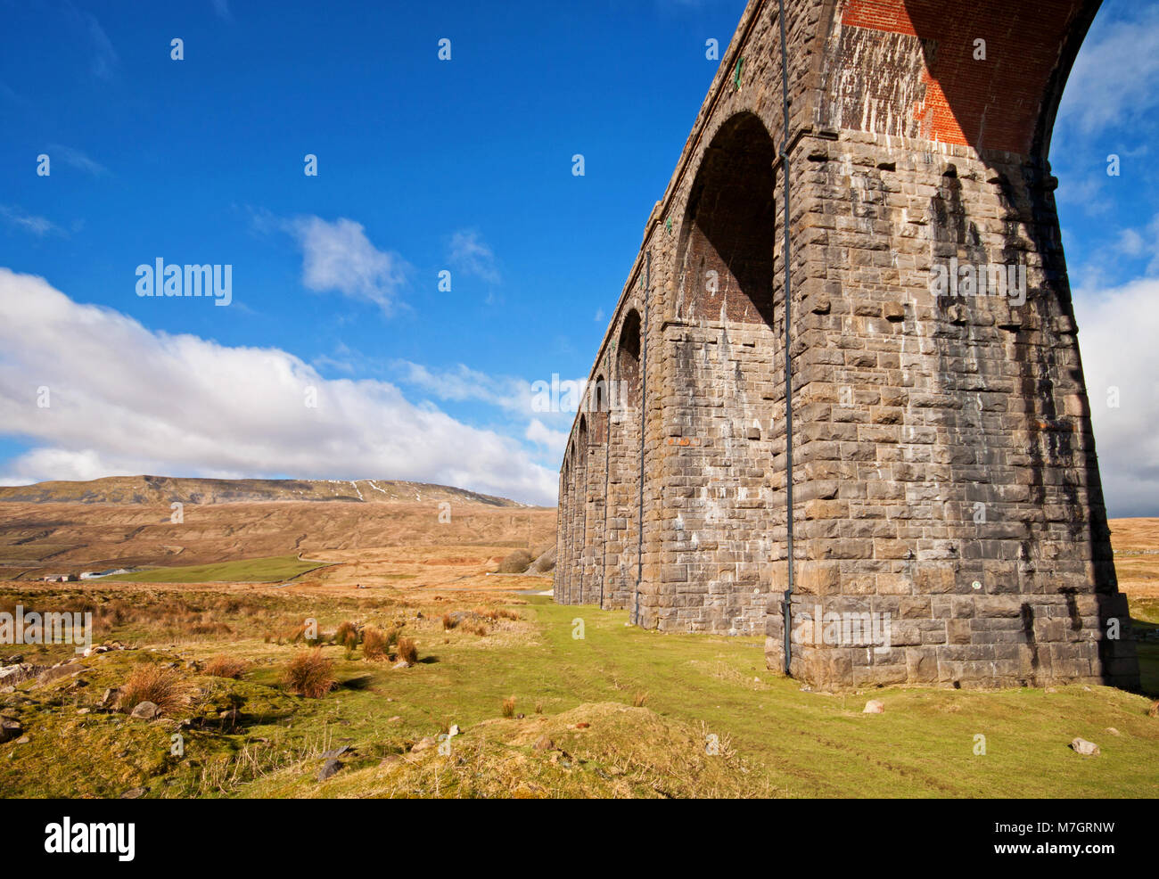 Ribblehead viaduct winter hi-res stock photography and images - Alamy