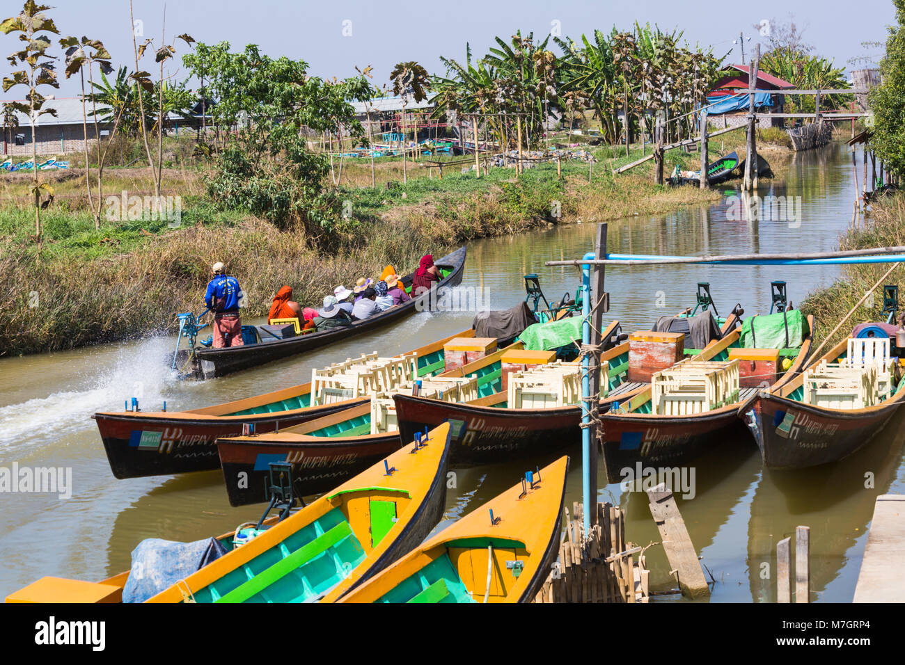 Longboats at Hupin Hotel Boat Stand NyaungShwe Inlay, Inle Lake ...