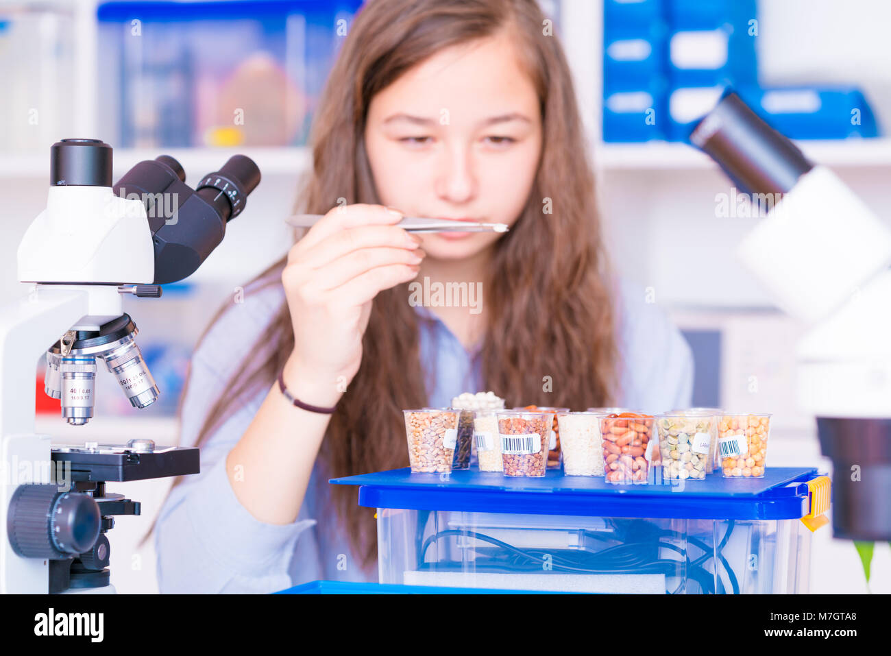 A student in the class of botany Stock Photo - Alamy
