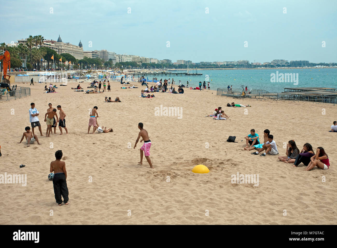 Bathing beach cannes hi-res stock photography and images - Alamy