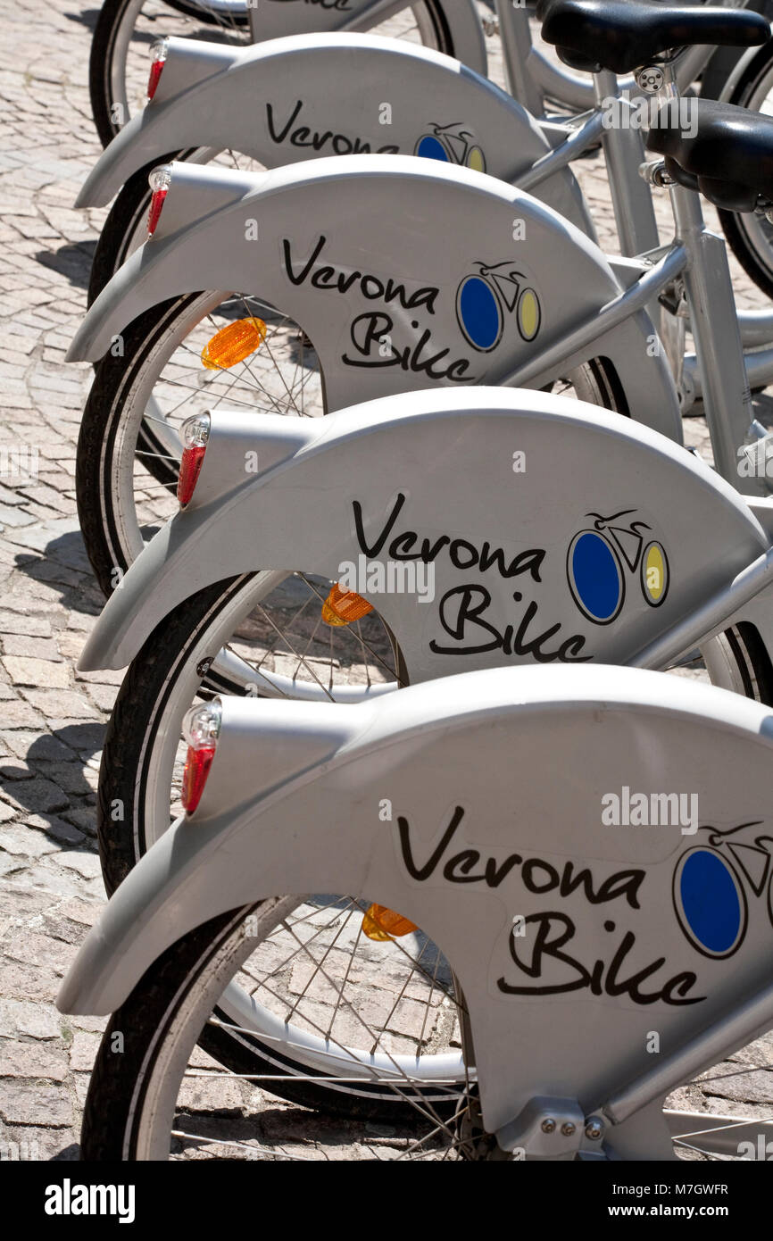 Verona italy bicycle hi-res stock photography and images - Alamy