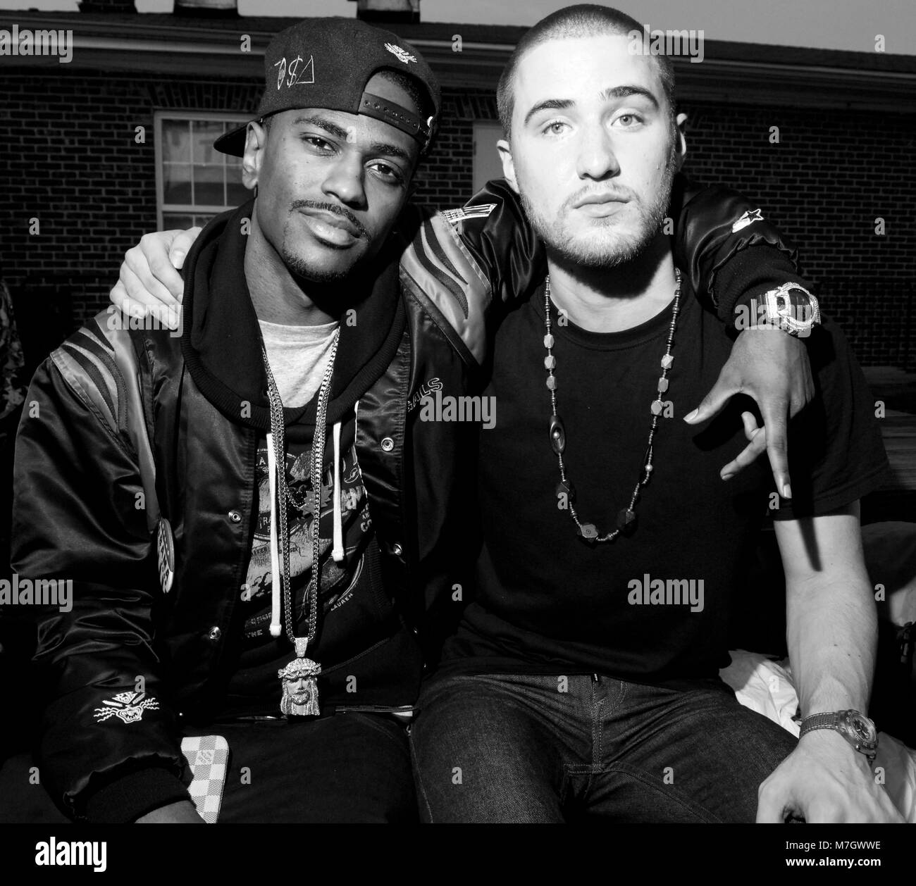 Celebrities pose Black and White Stock Photos & Images - Alamy