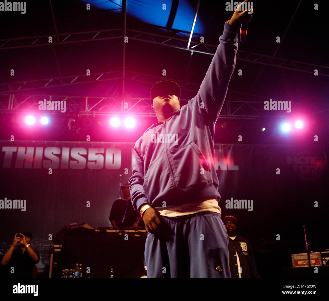 Jadakiss on stage hi-res stock photography and images - Alamy