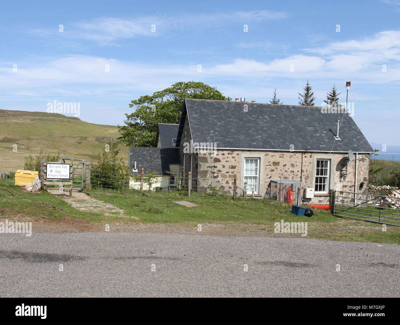 Isle of eigg school hi-res stock photography and images - Alamy