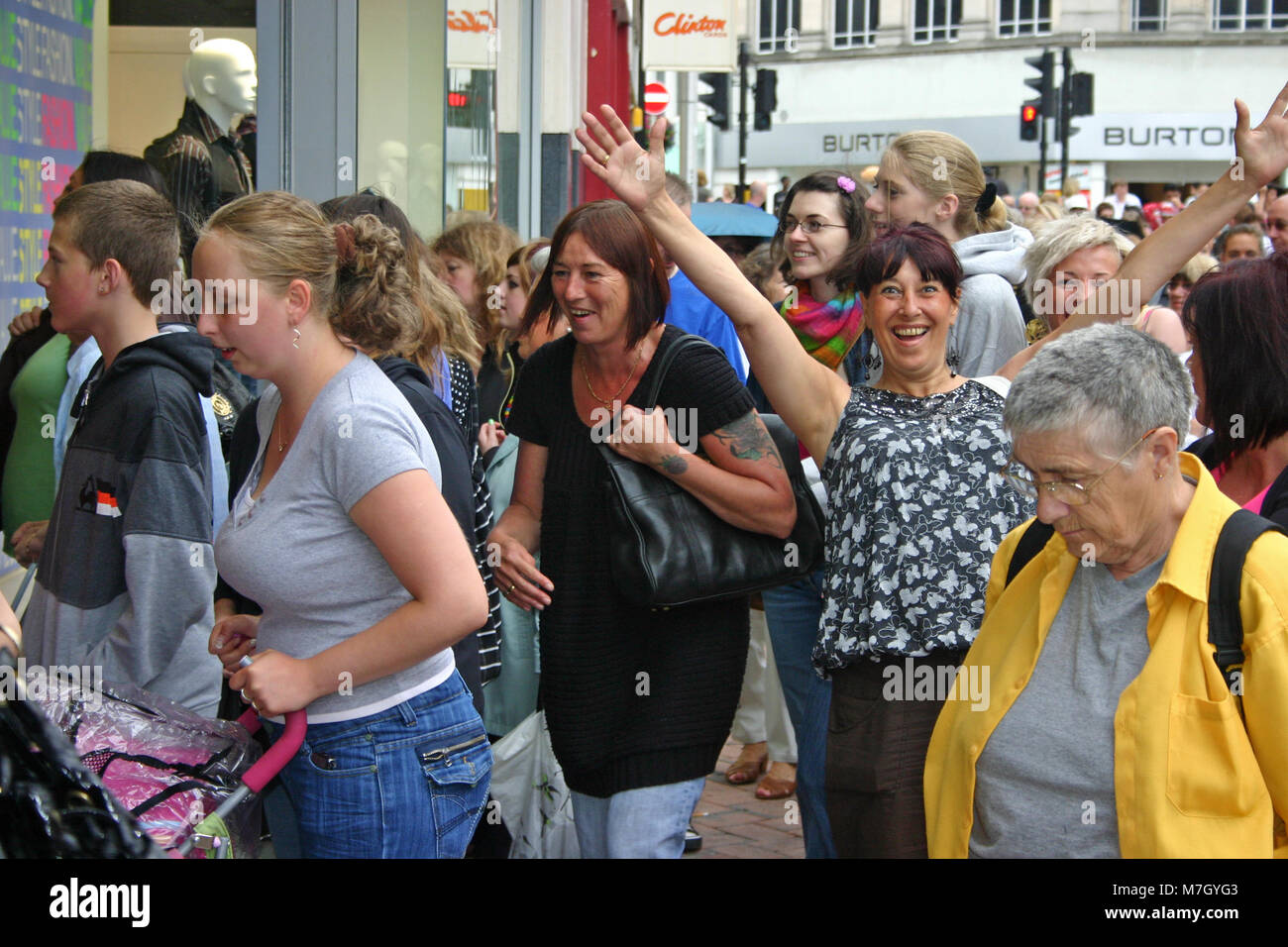 Shoppers queue sales hi-res stock photography and images - Alamy Shoppers queue sales hi-res stock photography and images - Alamy