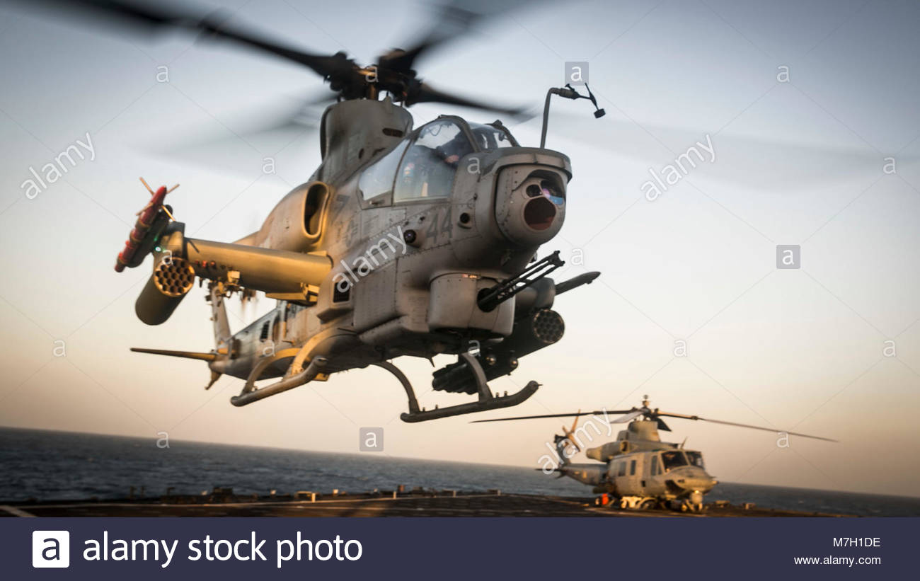 Ah 1z Viper Attack Helicopter Stock Photos & Ah 1z Viper Attack ...
