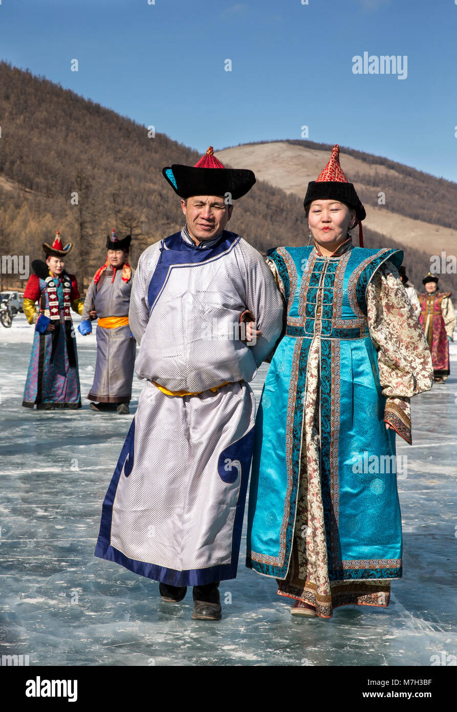Hatgal, Mongolia, 4th March 2018: mongolian people dressed in ...