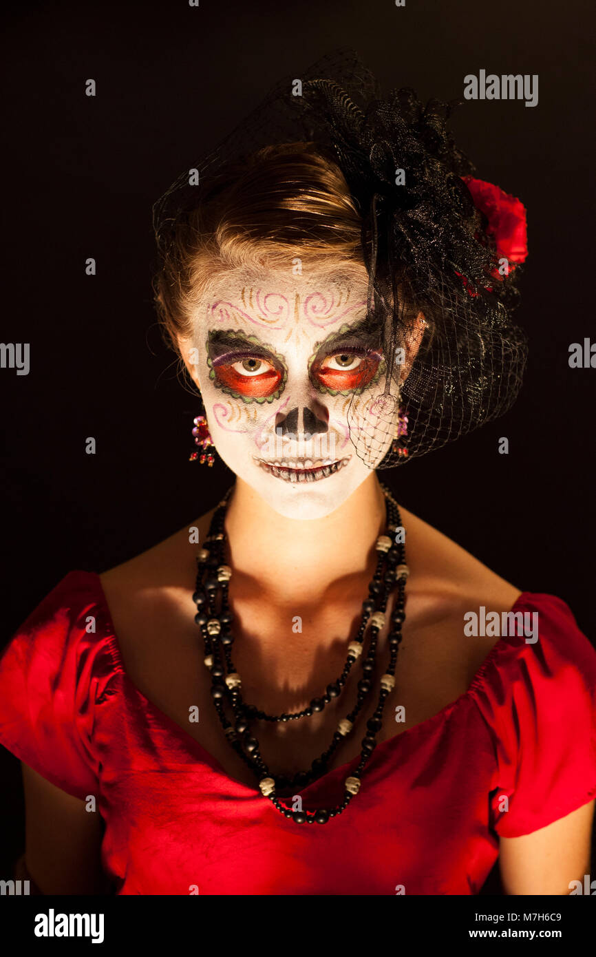 Lady of the Dead, La Calavera Catrina, dressed up for Day of the Dead ...