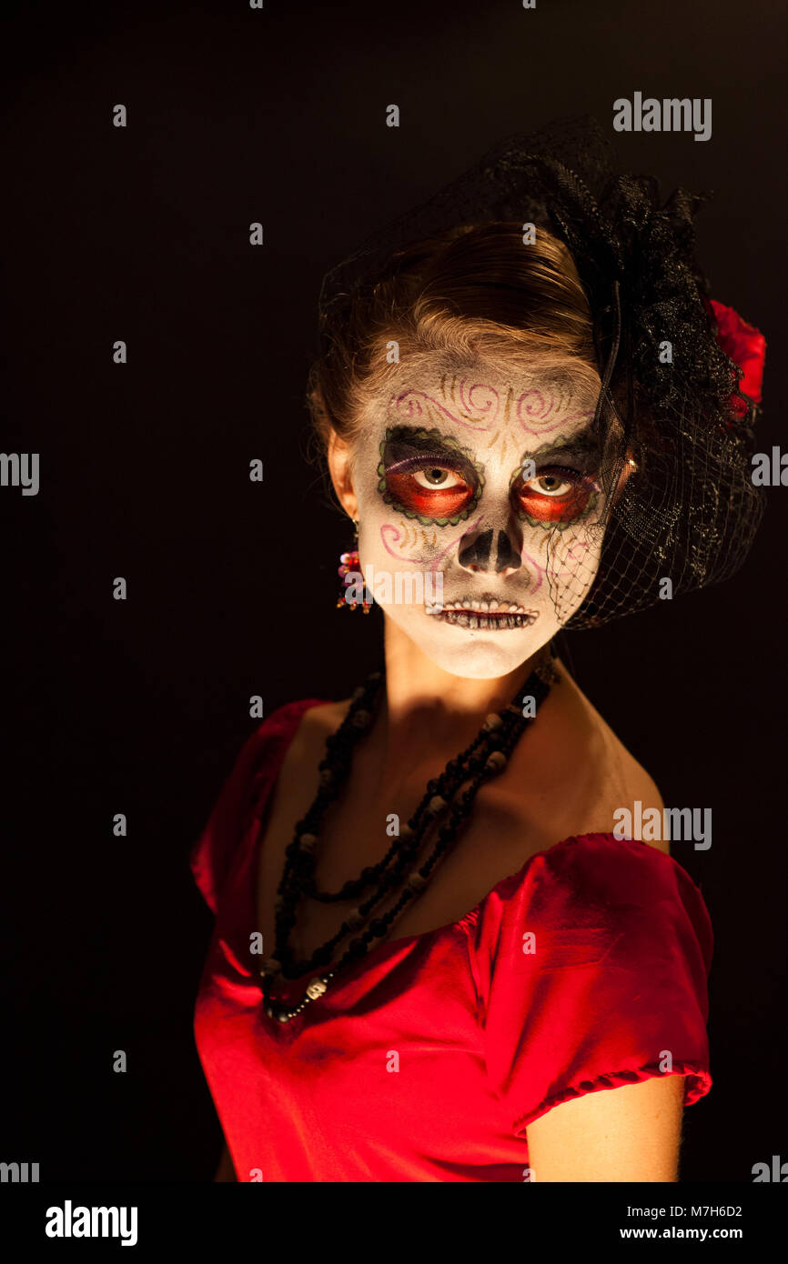 Lady of the Dead, La Calavera Catrina, dressed up for Day of the Dead ...