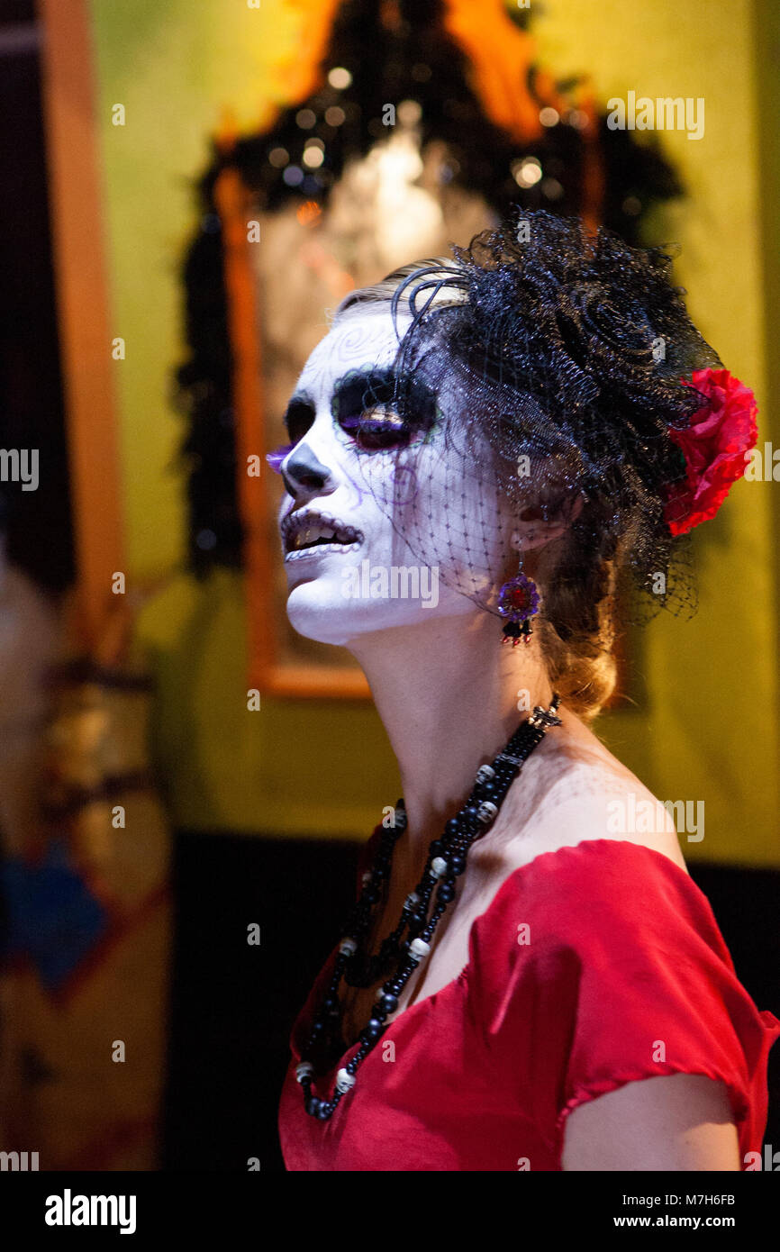 Lady of the Dead, La Calavera Catrina, dressed up for Day of the Dead ...