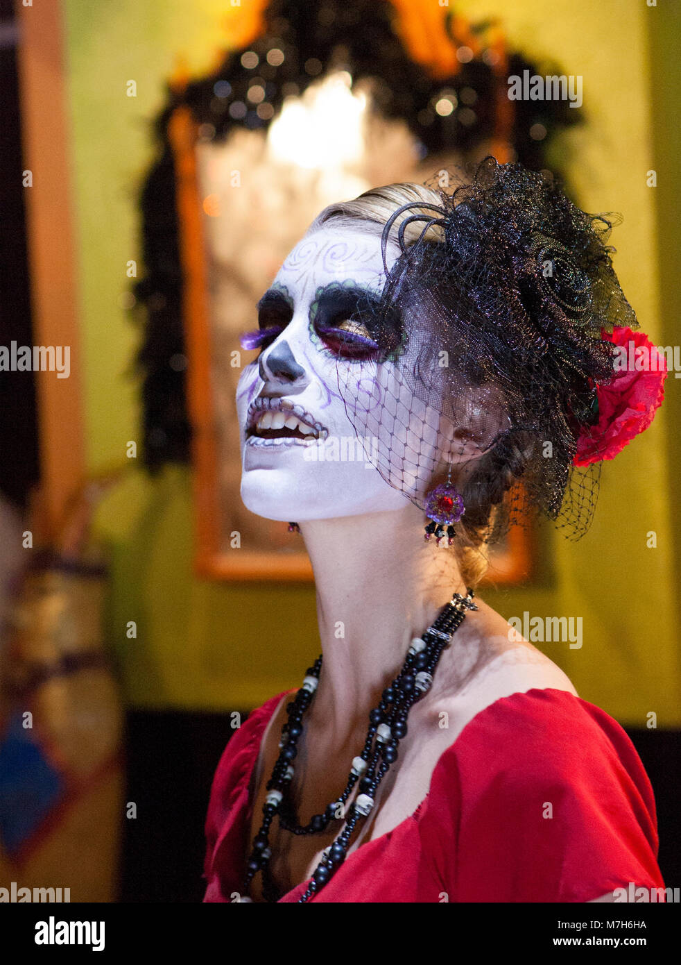 Lady of the Dead, La Calavera Catrina, dressed up for Day of the Dead ...