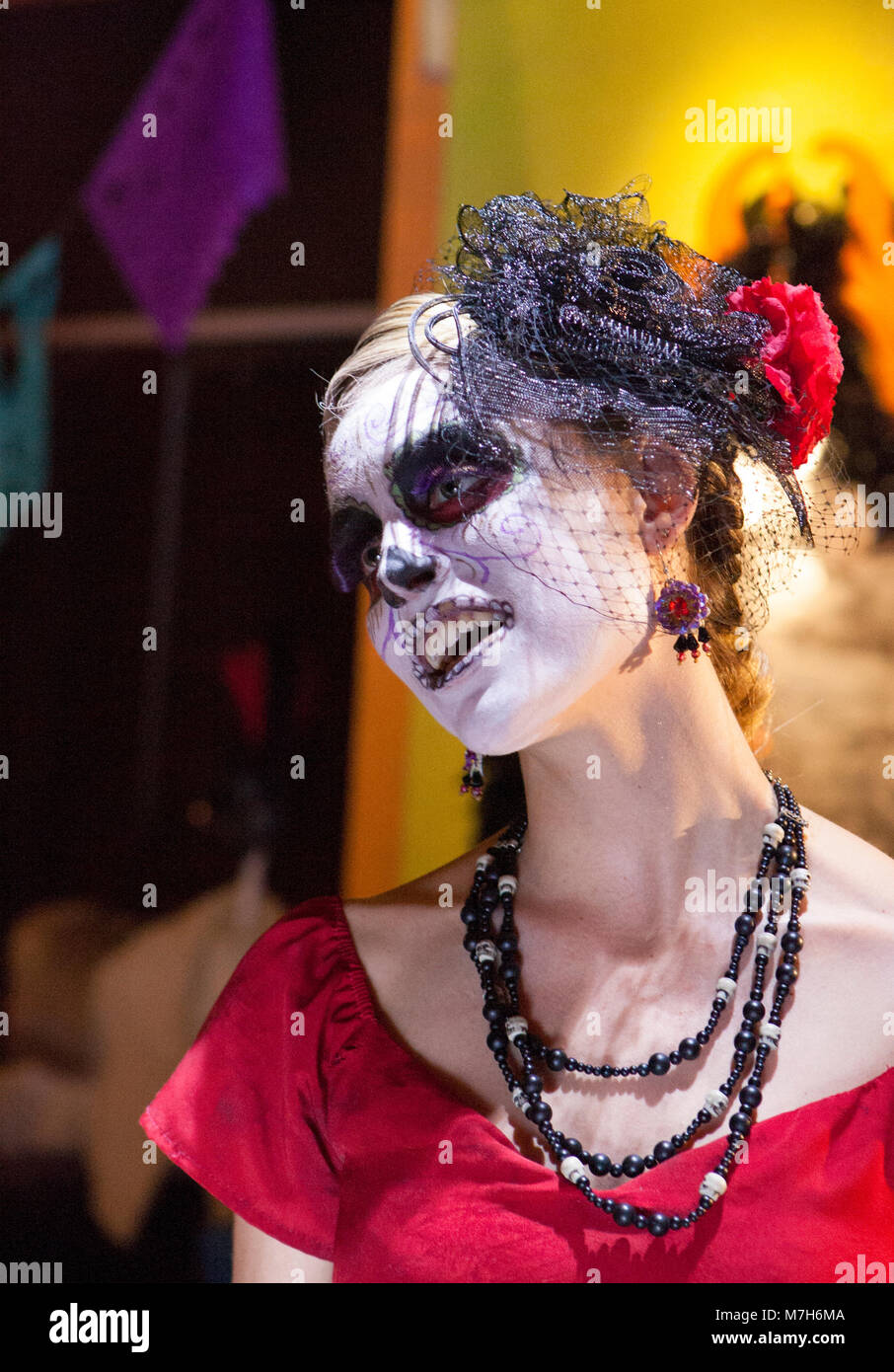 Lady of the Dead, La Calavera Catrina, dressed up for Day of the Dead ...