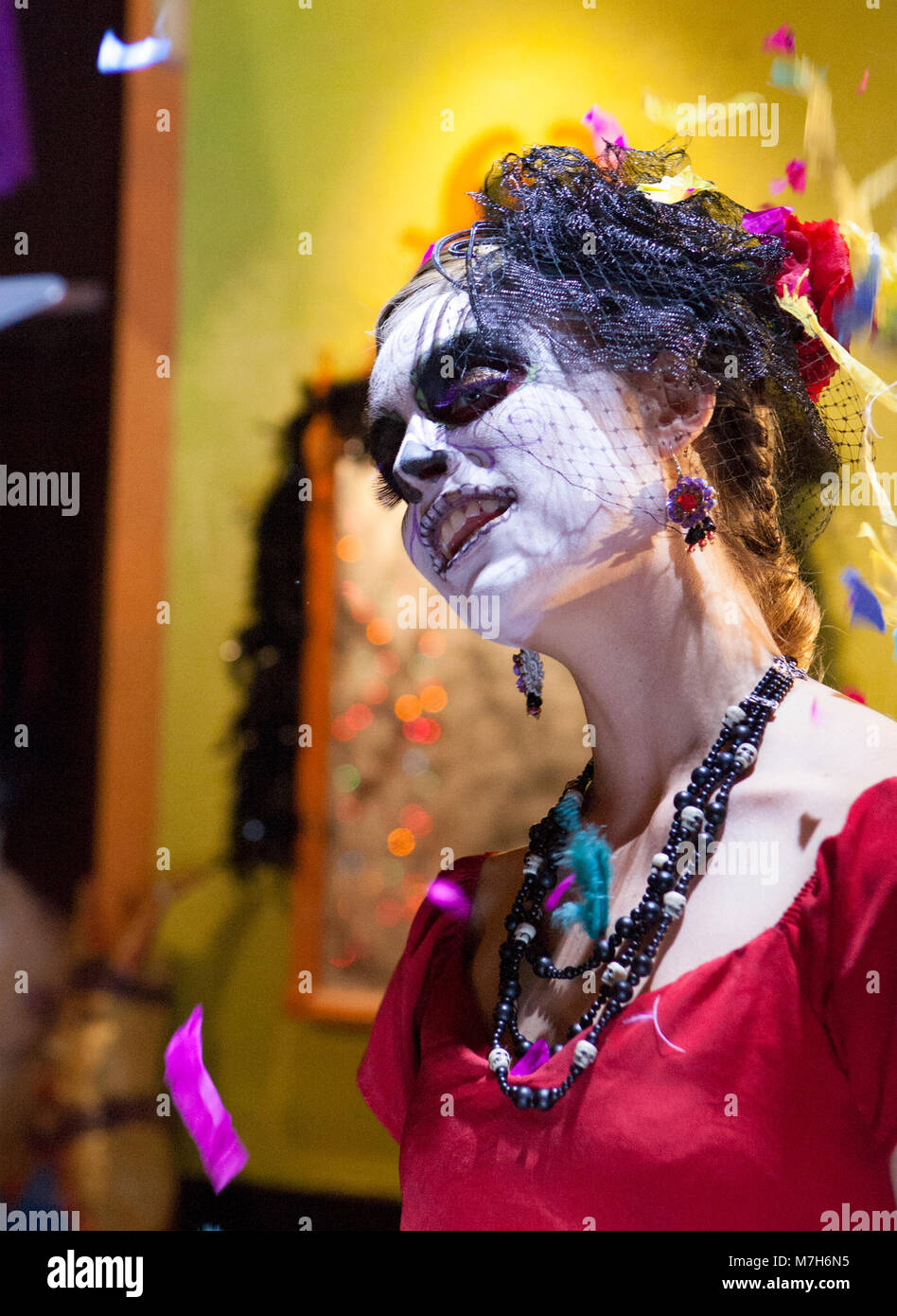 Lady of the Dead, La Calavera Catrina, dressed up for Day of the Dead ...