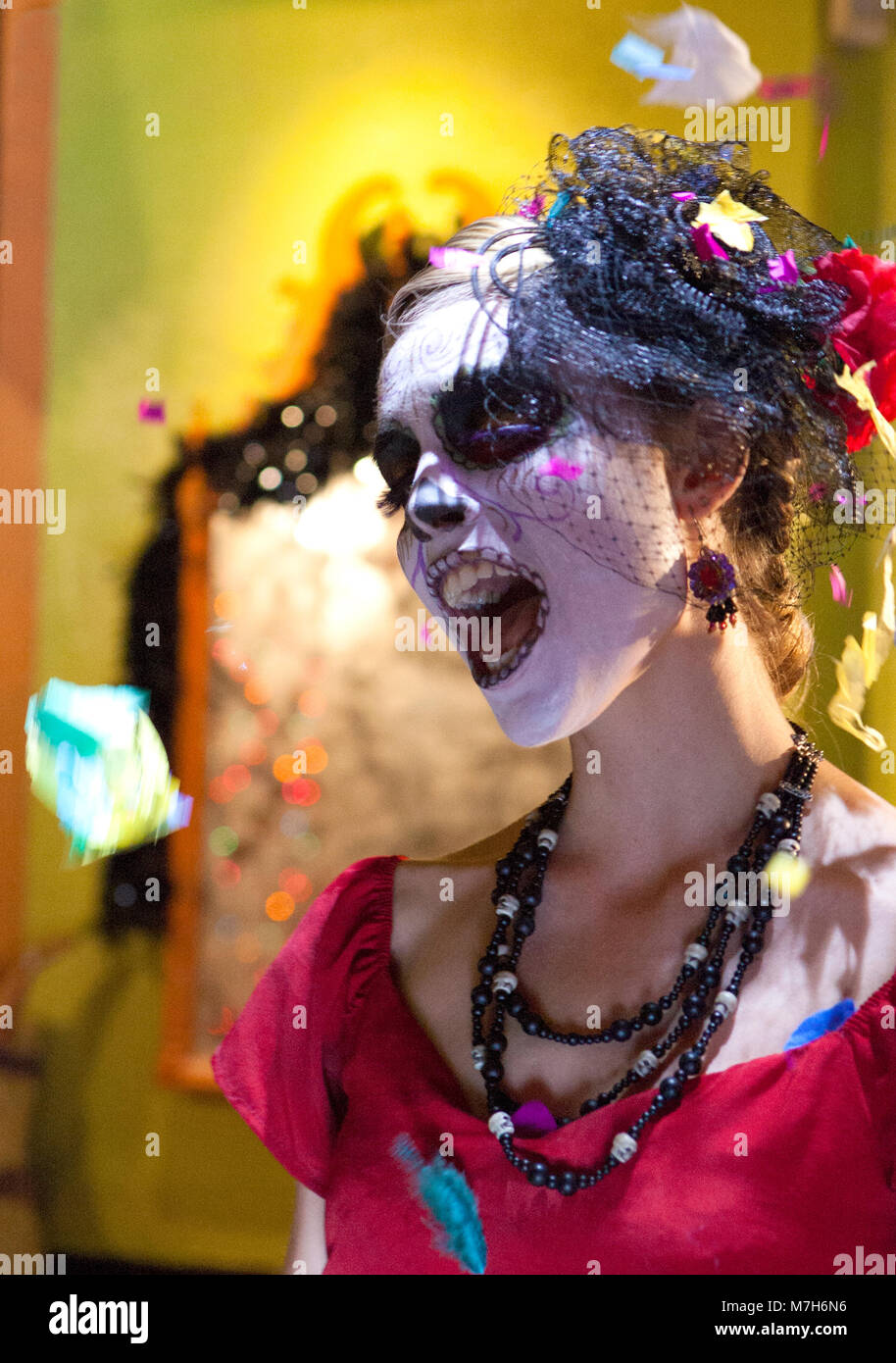 Lady of the Dead, La Calavera Catrina, dressed up for Day of the Dead ...