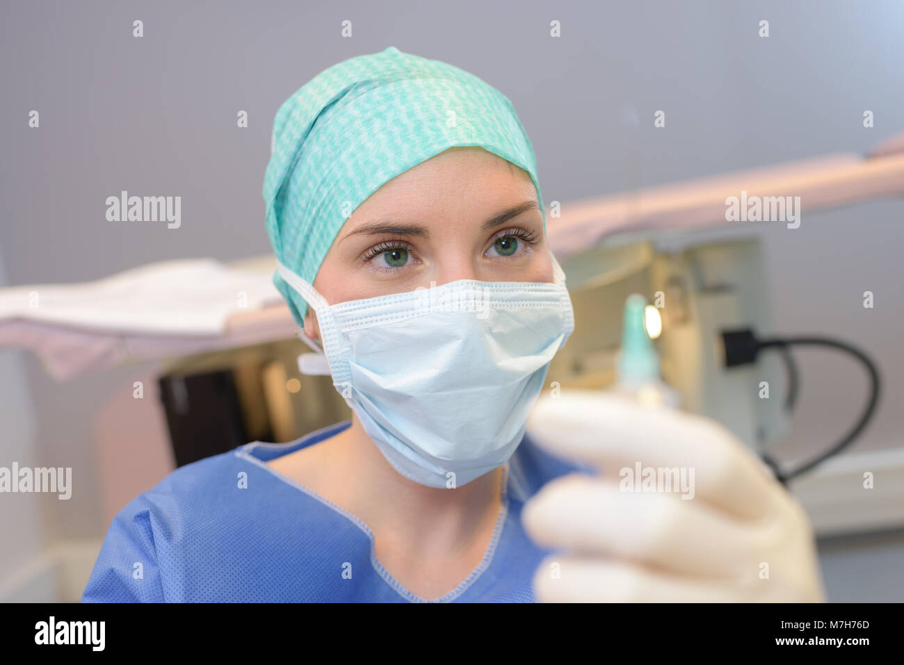nurse preparing injection Stock Photo - Alamy