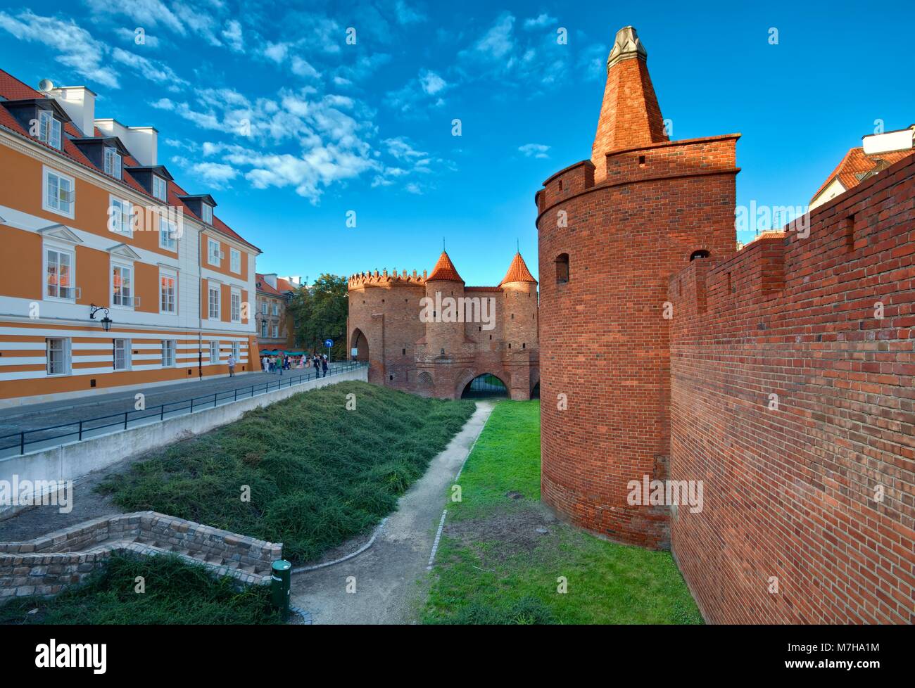 Warsaw medieval wall hi-res stock photography and images - Alamy
