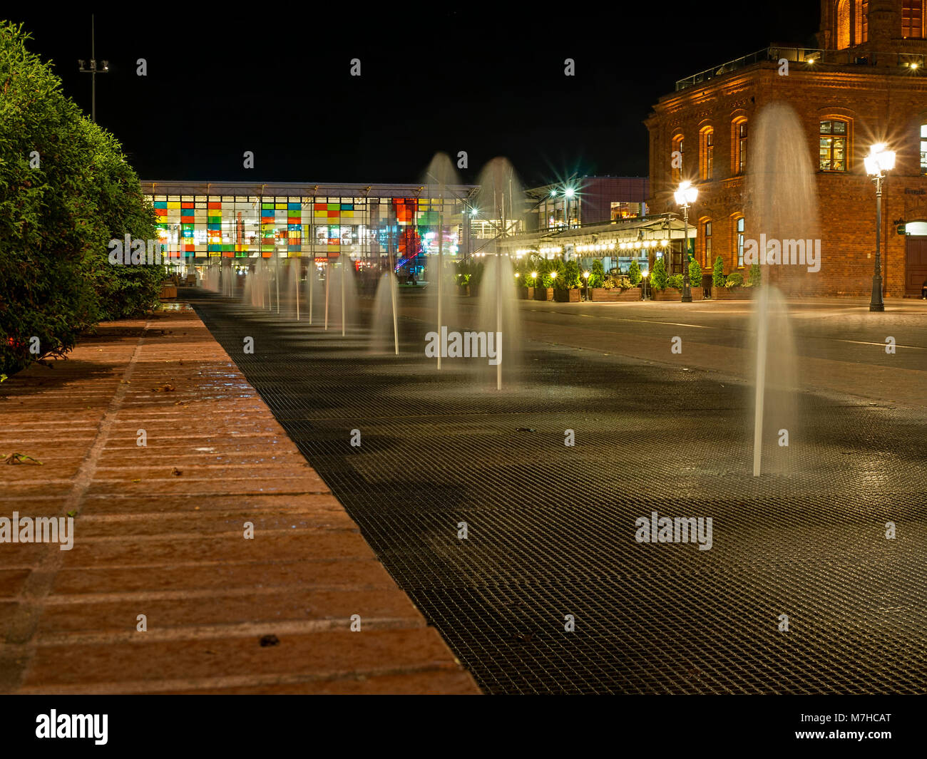 Shopping center night hi-res stock photography and images - Alamy