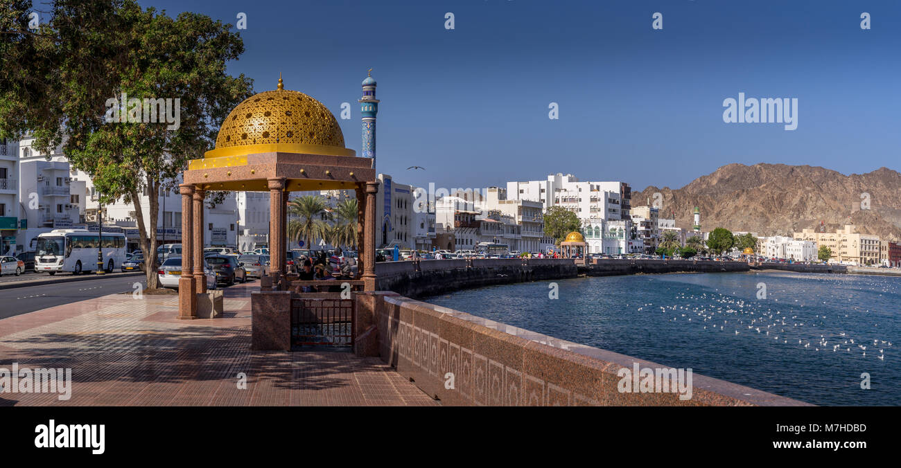 Pavilion mit golden cupola at the Corniche of Muttrah Sultanate of Oman ...