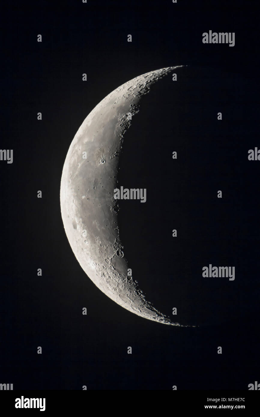 The 24-day-old waning crescent moon Stock Photo - Alamy The 24-day-old waning crescent moon Stock Photo - Alamy