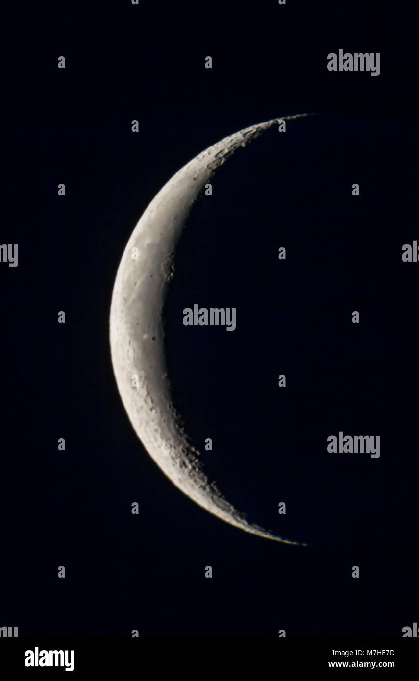 Old crescent moon hi-res stock photography and images - Alamy