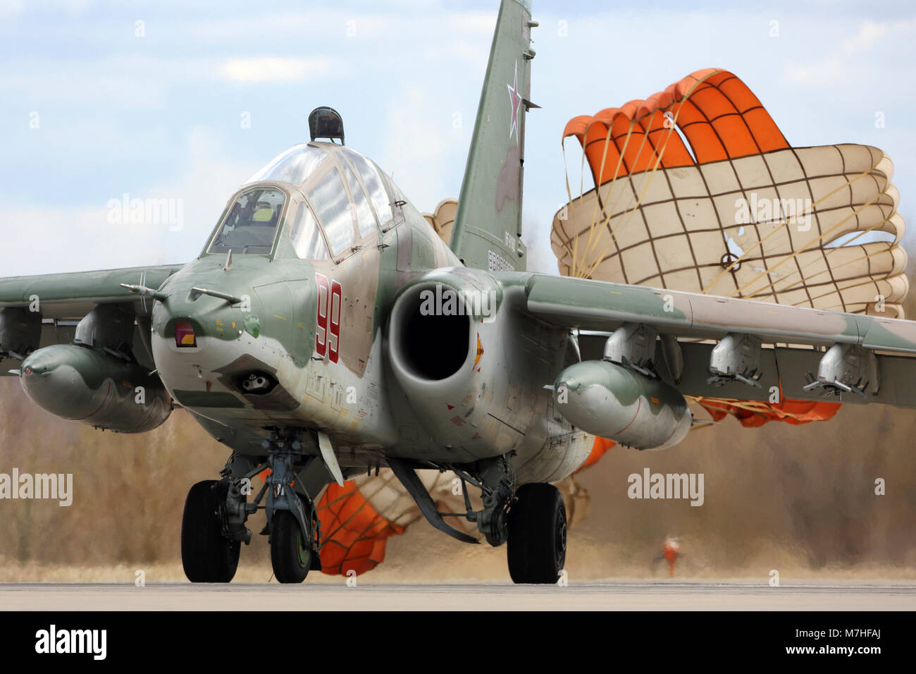 Su 25 attack hi-res stock photography and images - Alamy
