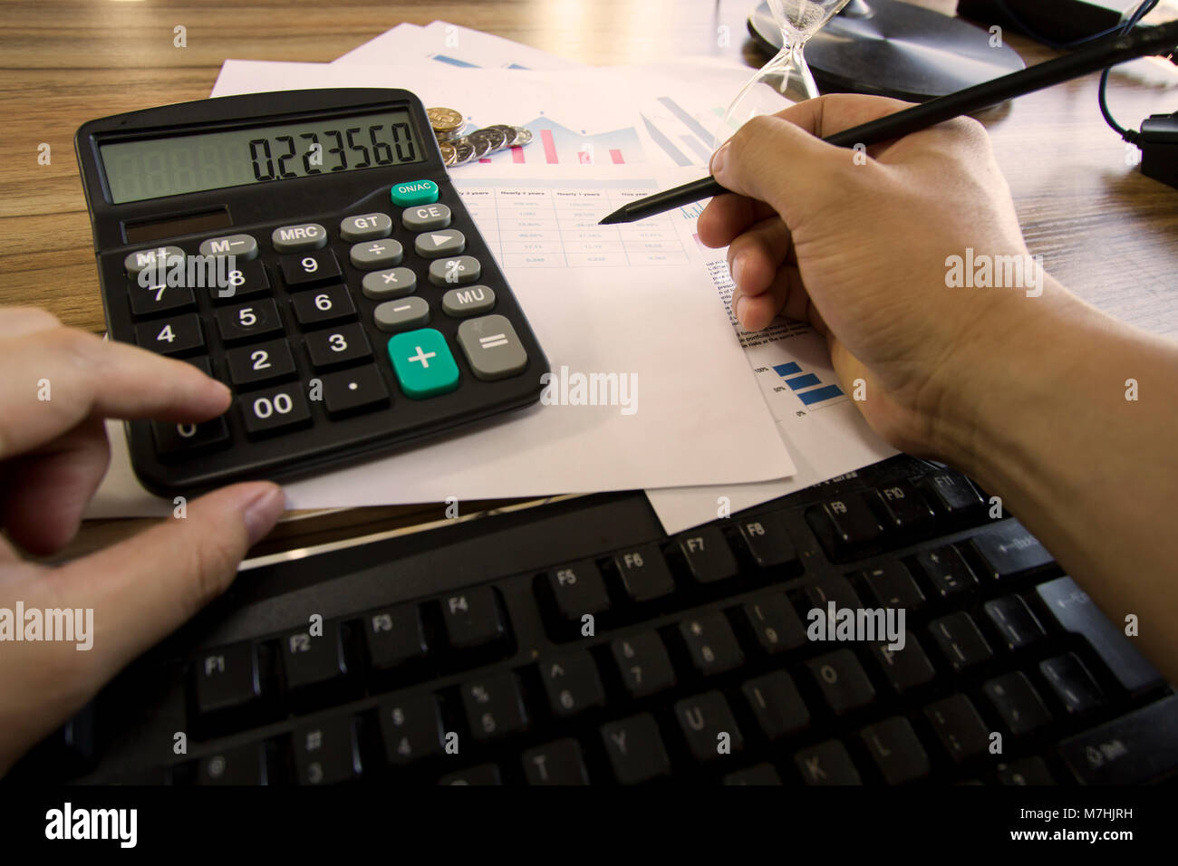 Economic investment, data statistics, wealth accumulation, calculation ...