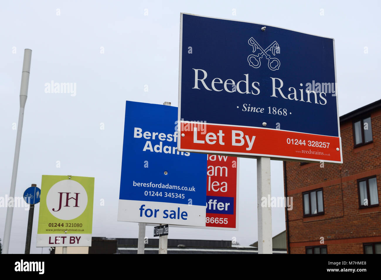 Sale boards hi-res stock photography and images - Alamy