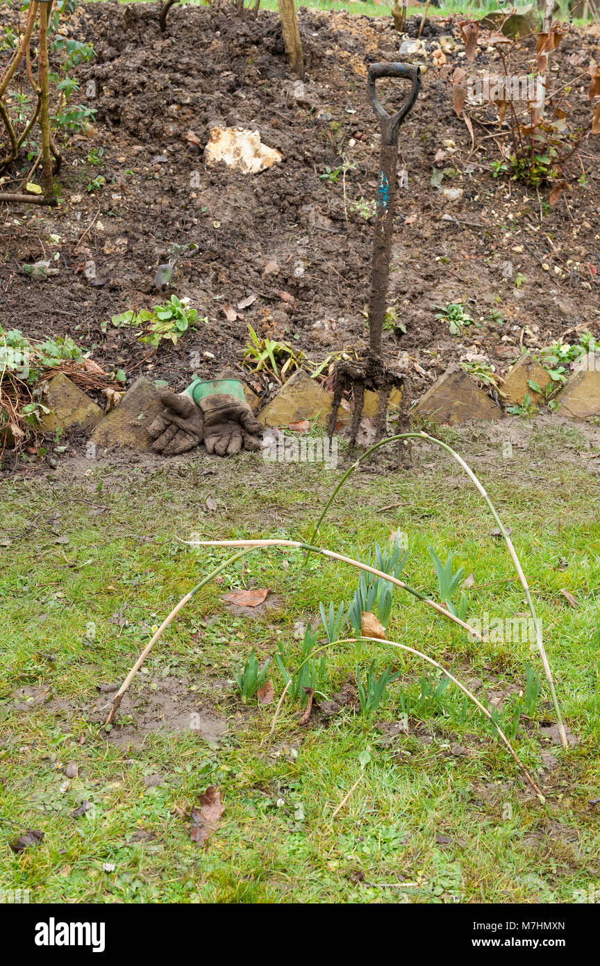Muddy garden tools hi-res stock photography and images - Alamy