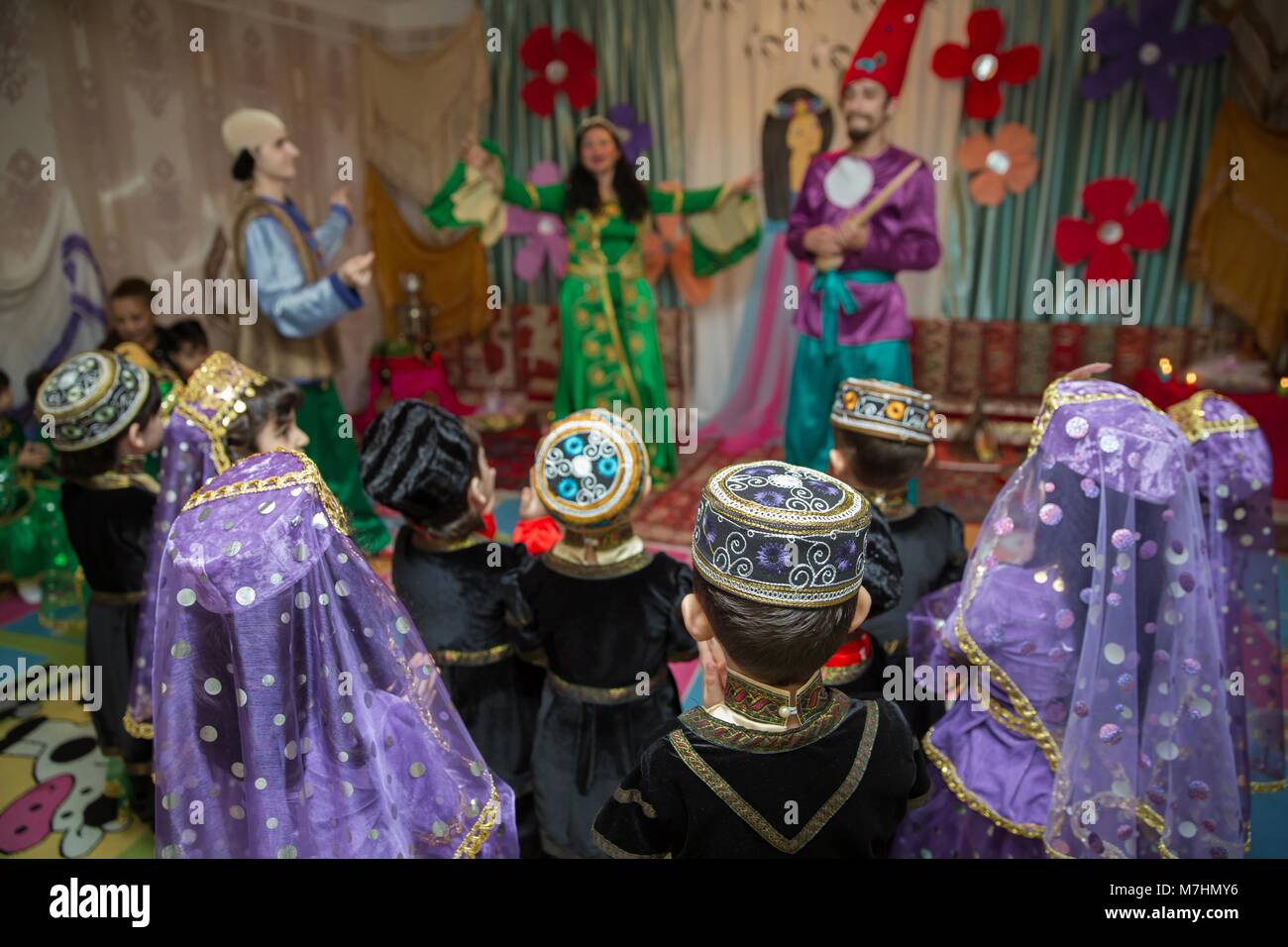 Traditional turkish headwear hi-res stock photography and images - Alamy