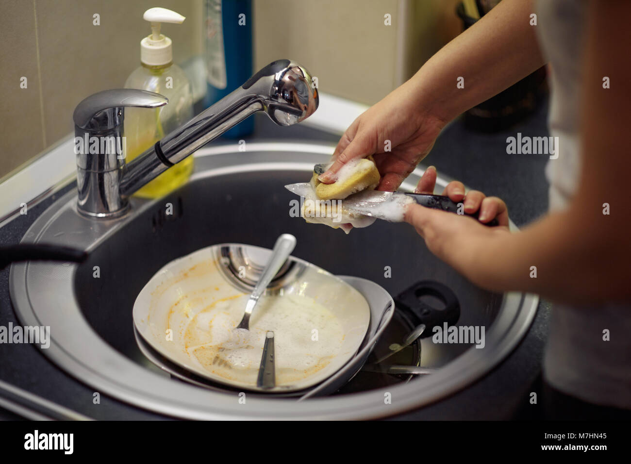 Washing Dishes Restaurant Stock Photos & Washing Dishes Restaurant ...