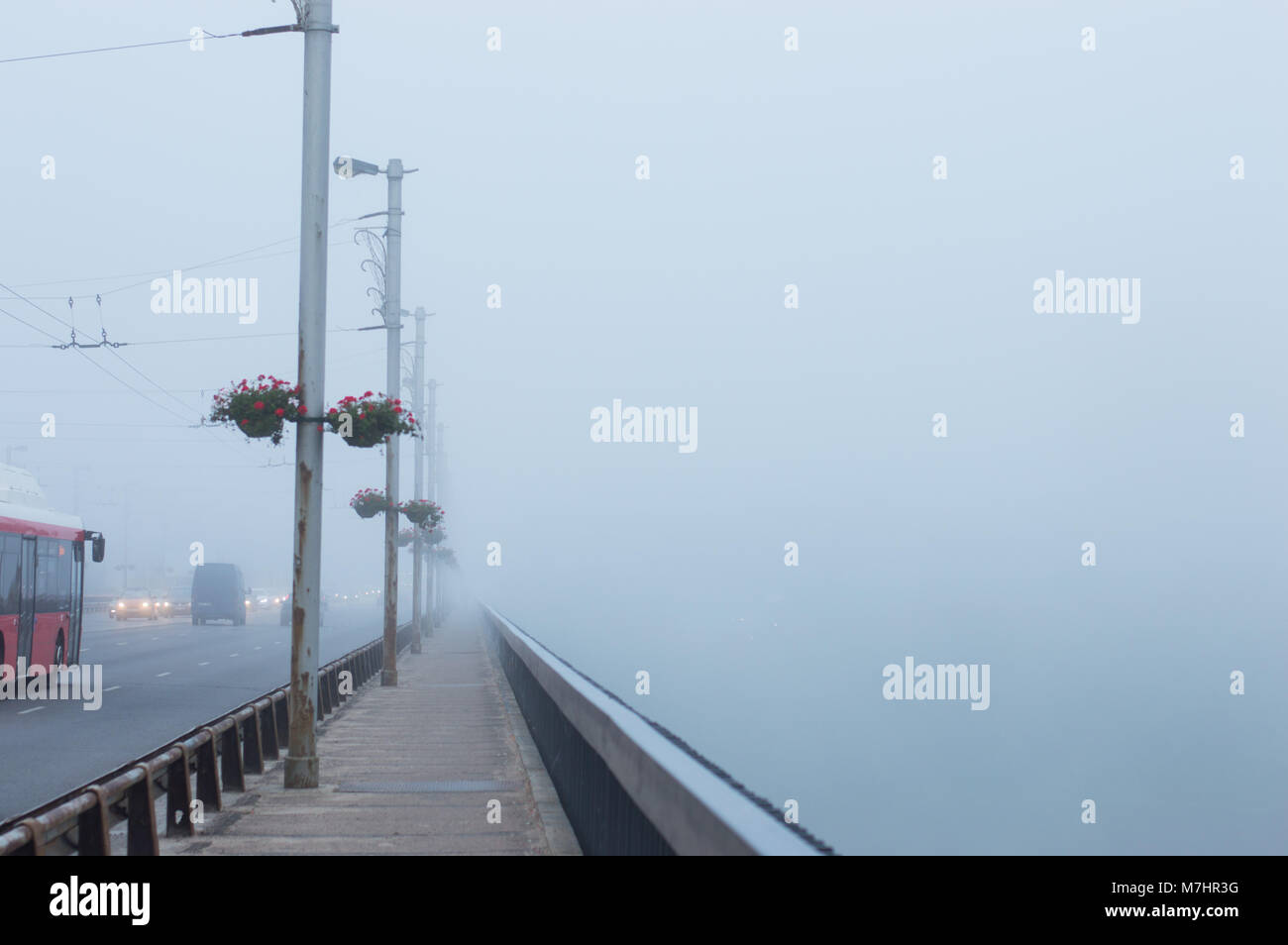 Fog under bridge hi-res stock photography and images - Alamy