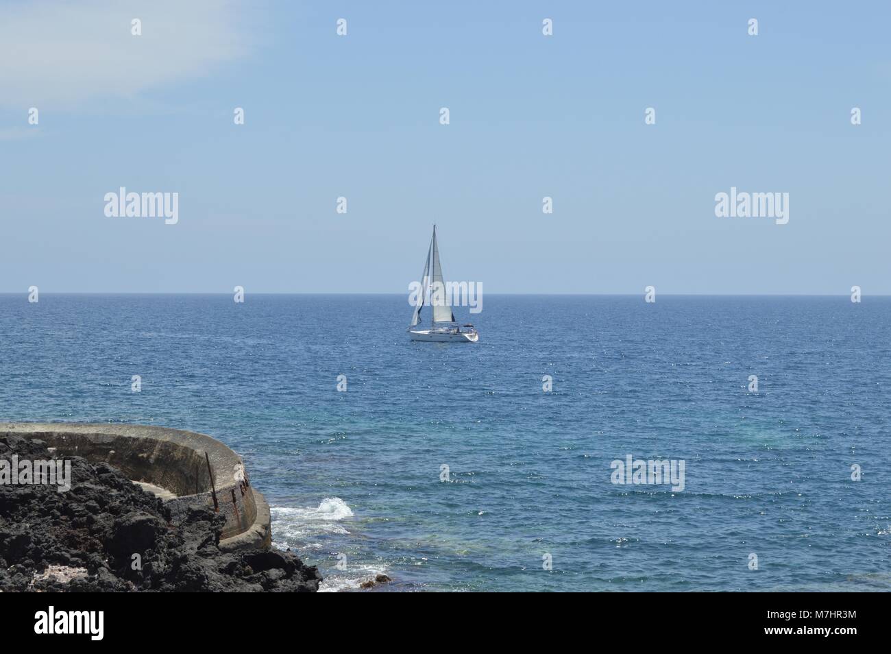 Blue and white ship hi-res stock photography and images - Alamy