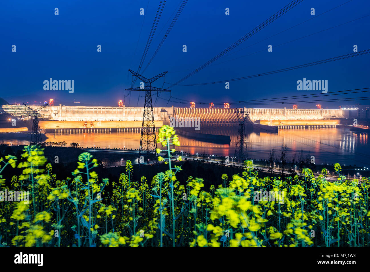 Yichang. 10th Mar, 2018. Photo taken on March 10, 2018 shows the night ...