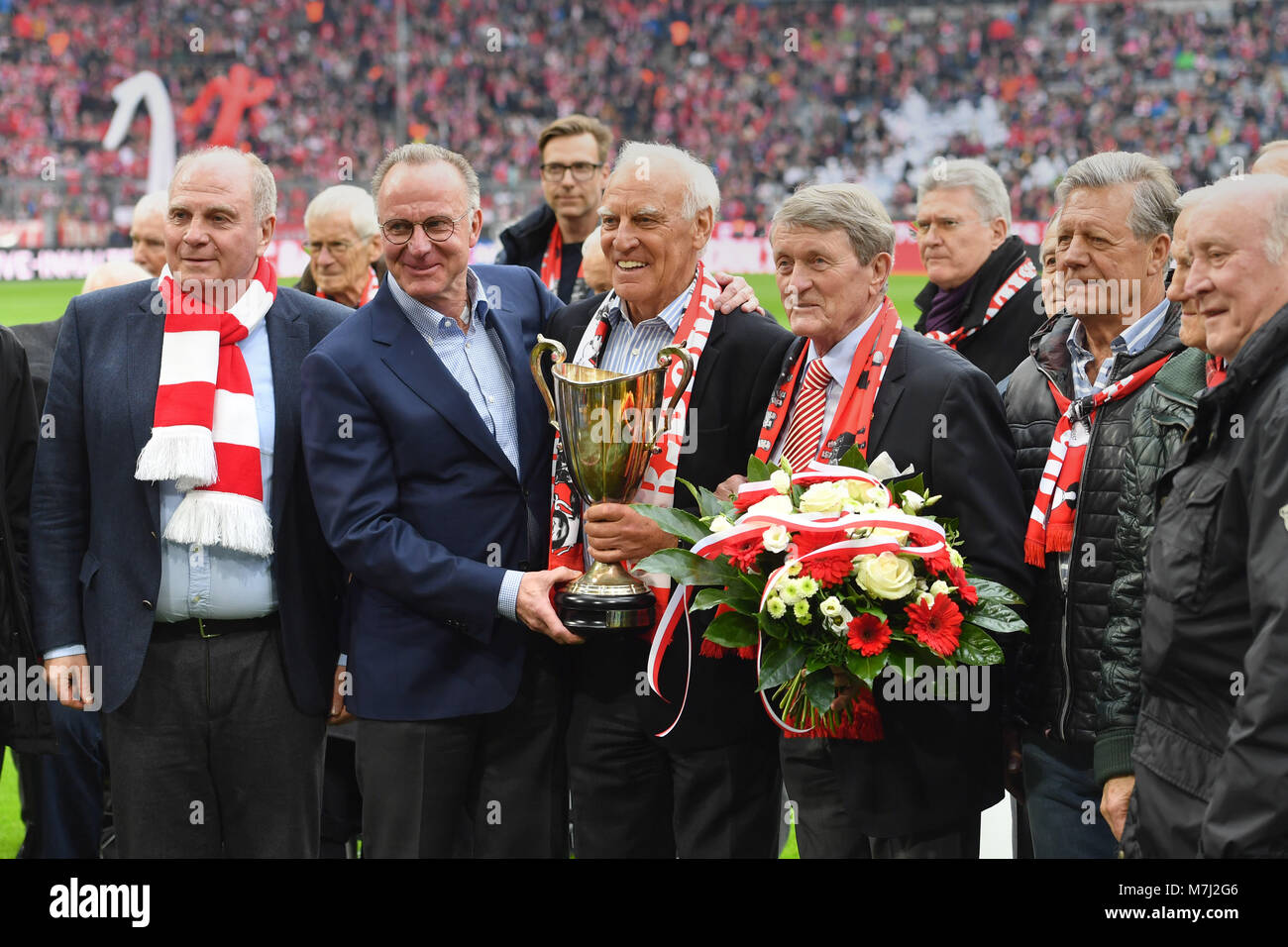 Muenchen, Deutschland. 10th Mar, 2018. Ehrung, Gruppenfoto fuer ...