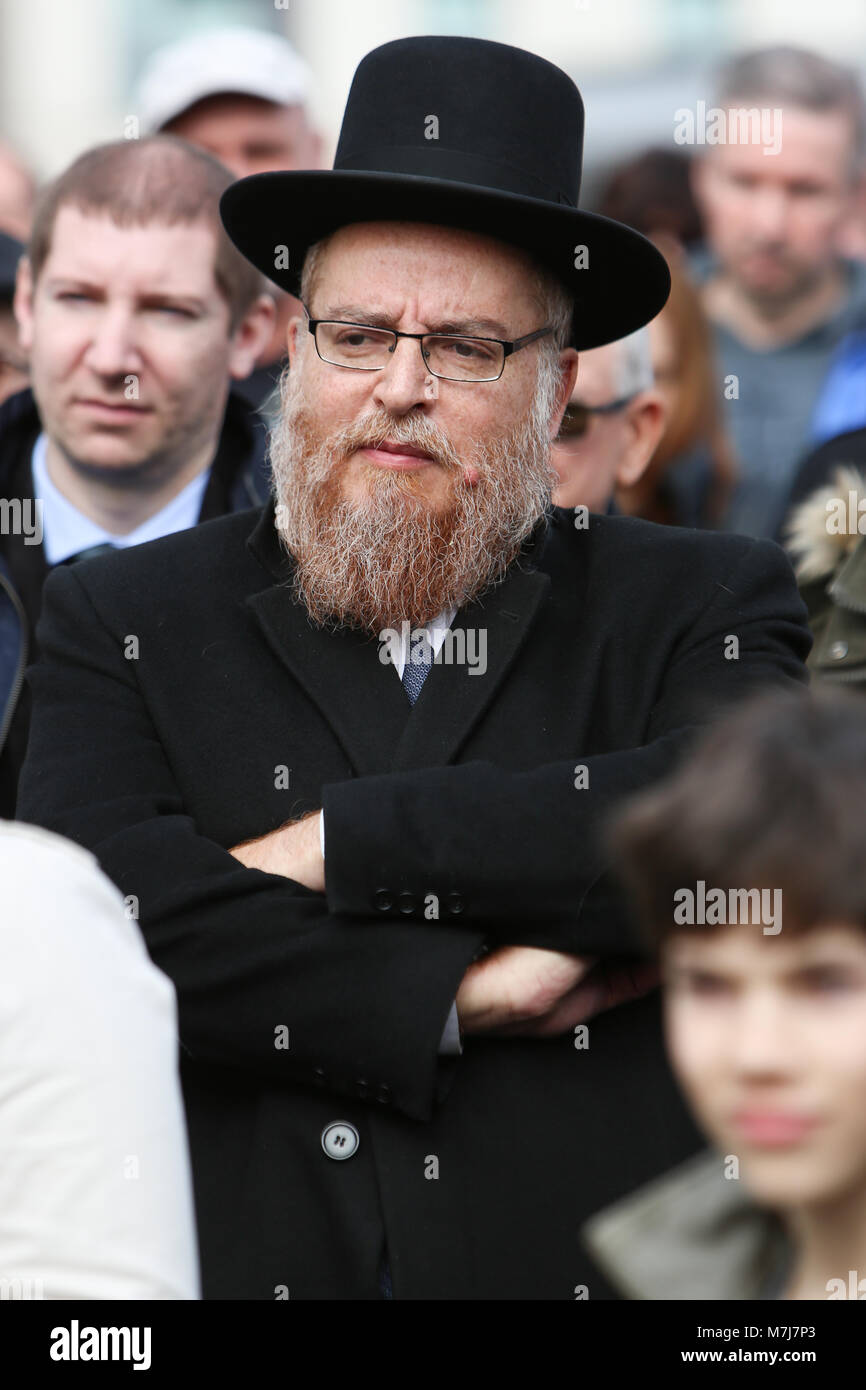 Jews hat hi-res stock photography and images - Alamy