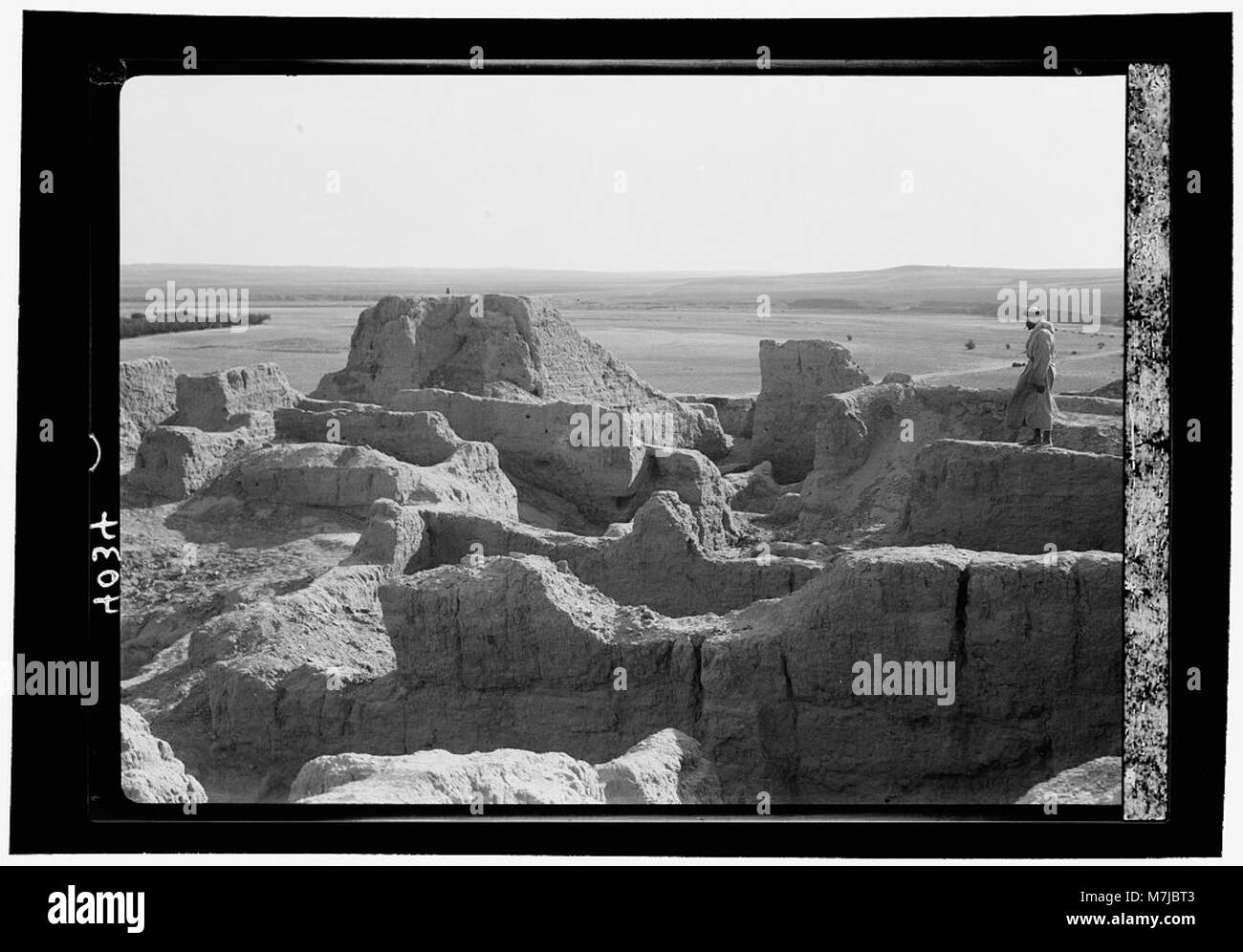 Excavations in Wady Ghazzeh, south of Gaza, reveal ancient mounds. The ...