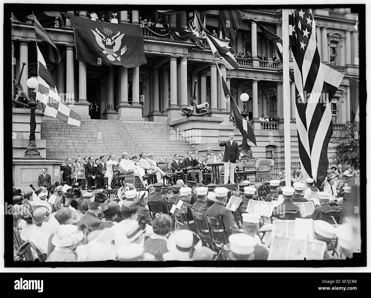 Present day building Black and White Stock Photos & Images - Alamy