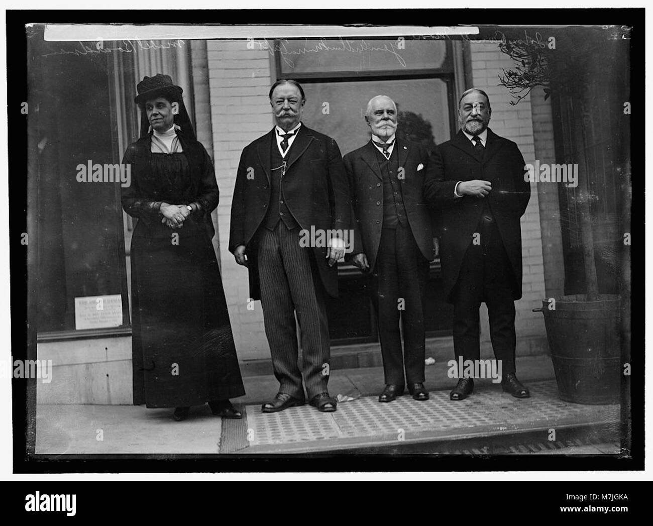 Arthur bassett hi-res stock photography and images - Alamy