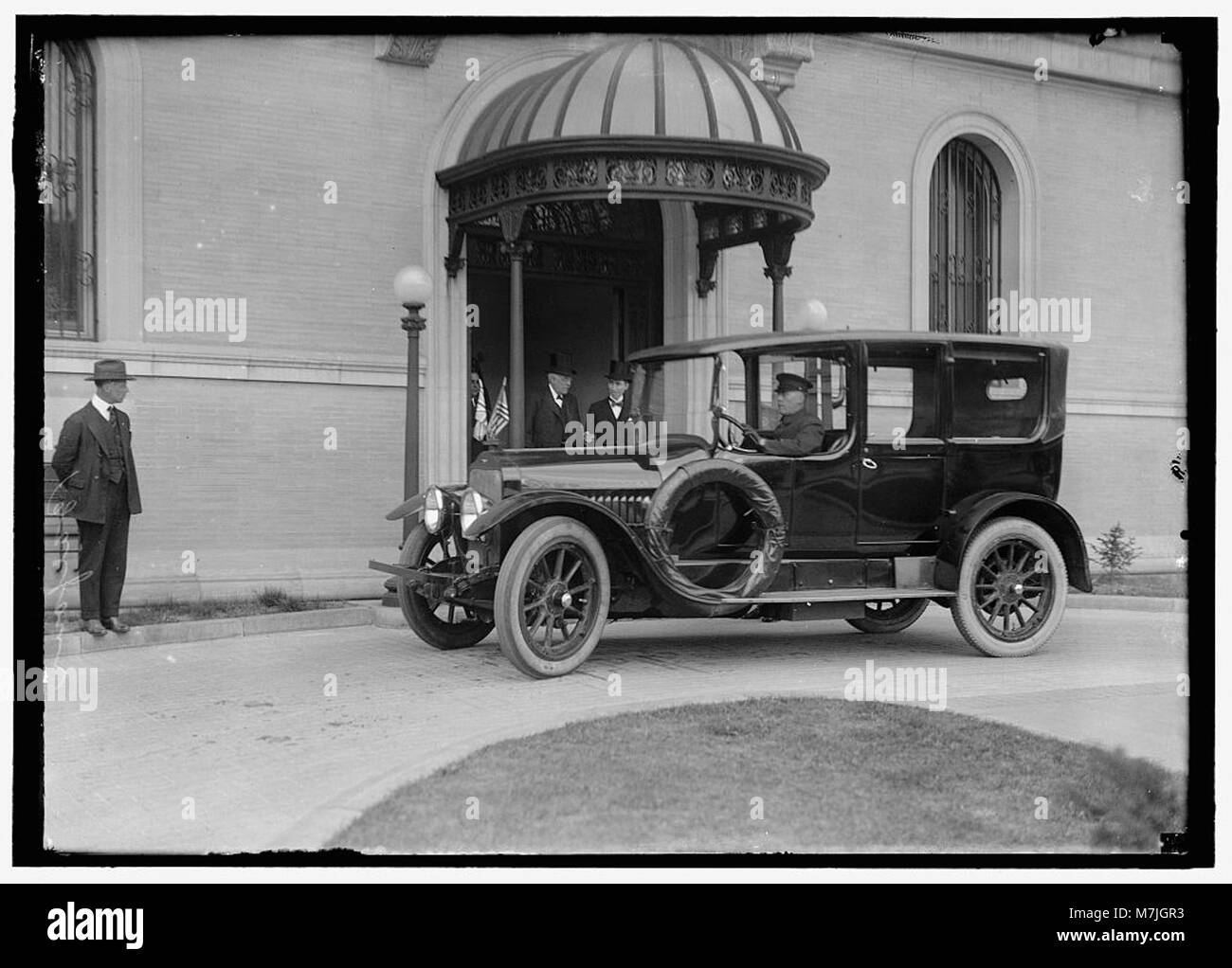 The British Commission to the U.S. was stationed for an extended period ...