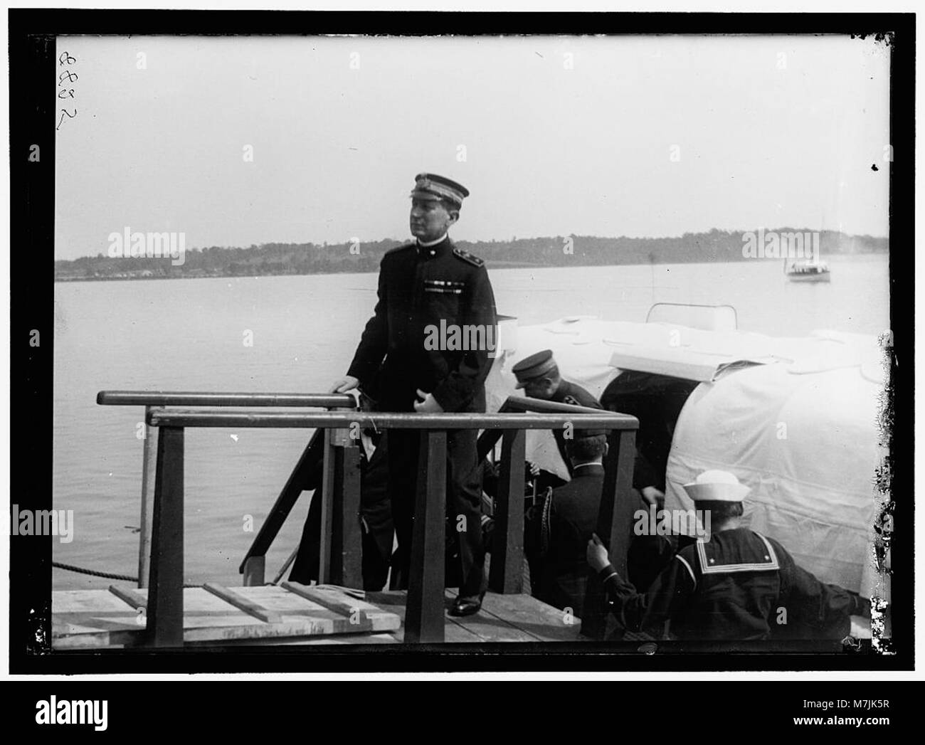 ITALIAN COMMISSION TO U.S. MARCONI LEAVING BOAT LCCN2016867833 Stock ...