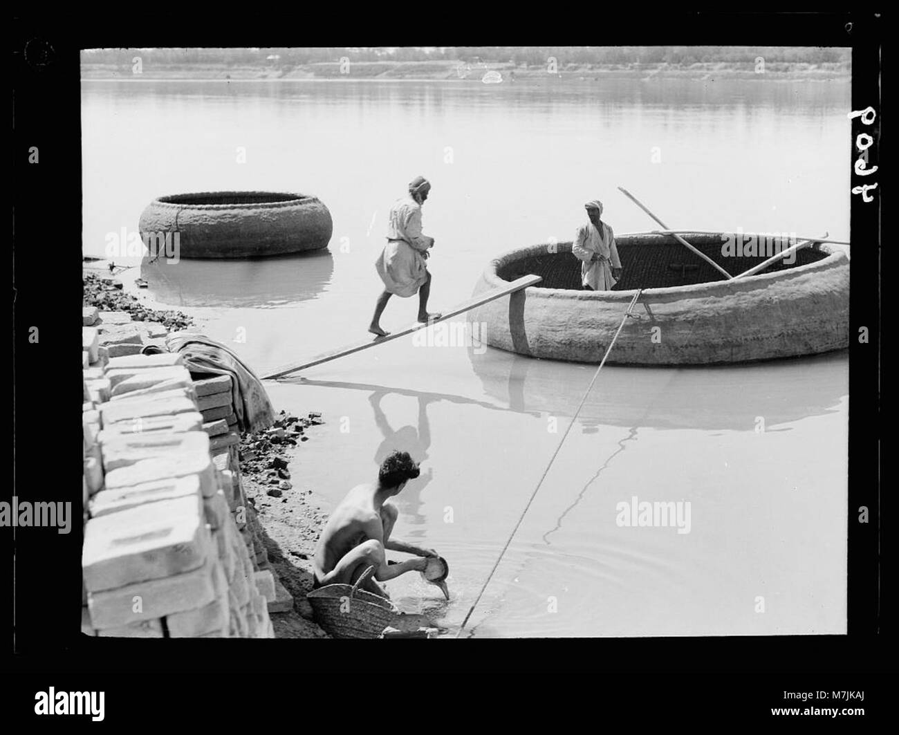 Scene of the Tigris River in Baghdad, Iraq, depicting the method of ...