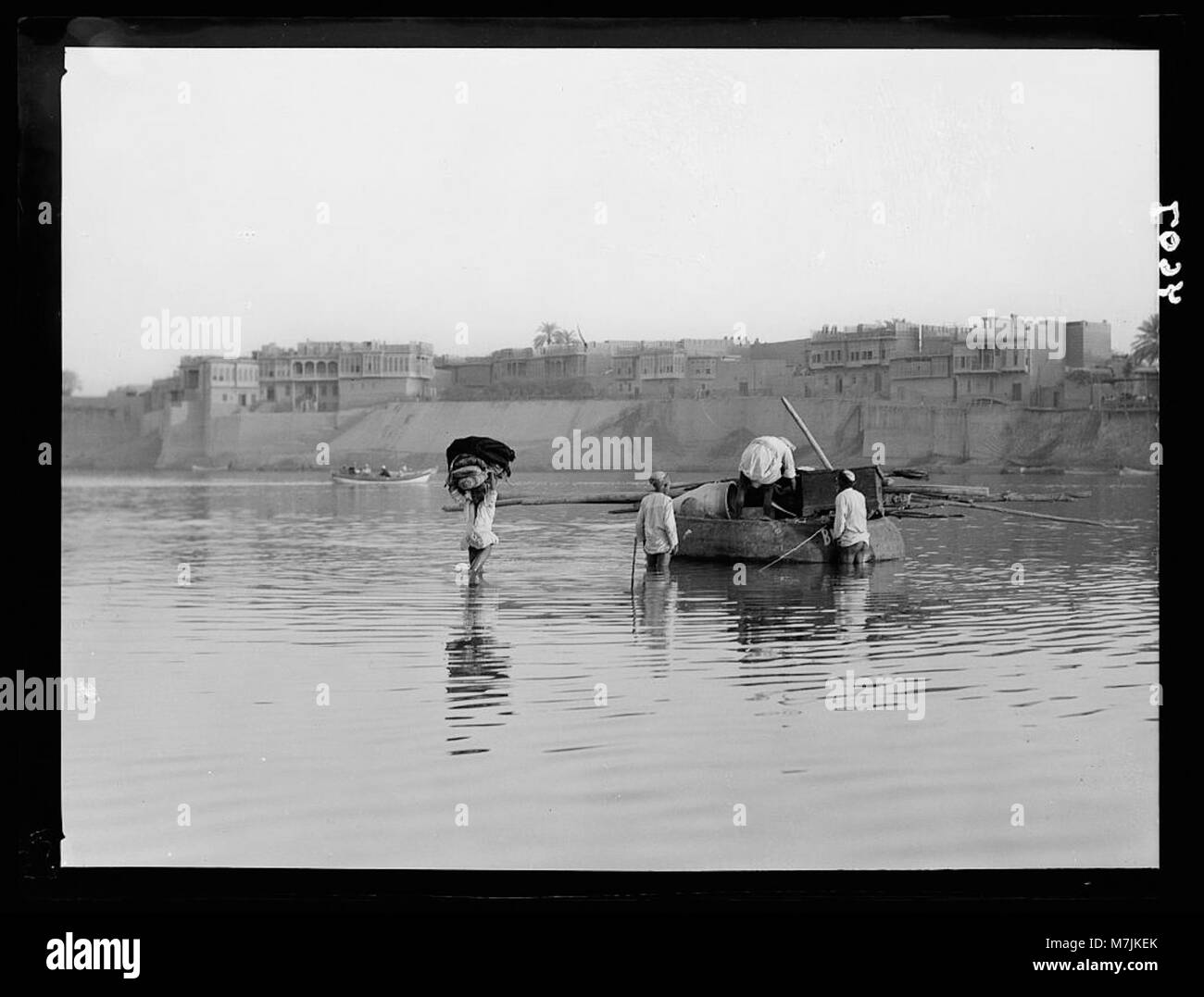 Mesopotamia boat hi-res stock photography and images - Alamy