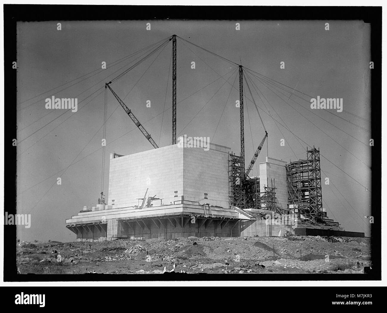 Lincoln memorial under construction hi-res stock photography and images ...